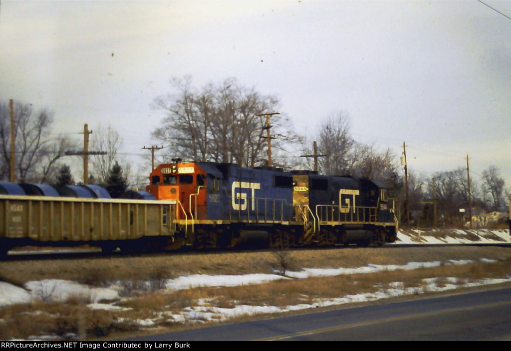 GP38-2